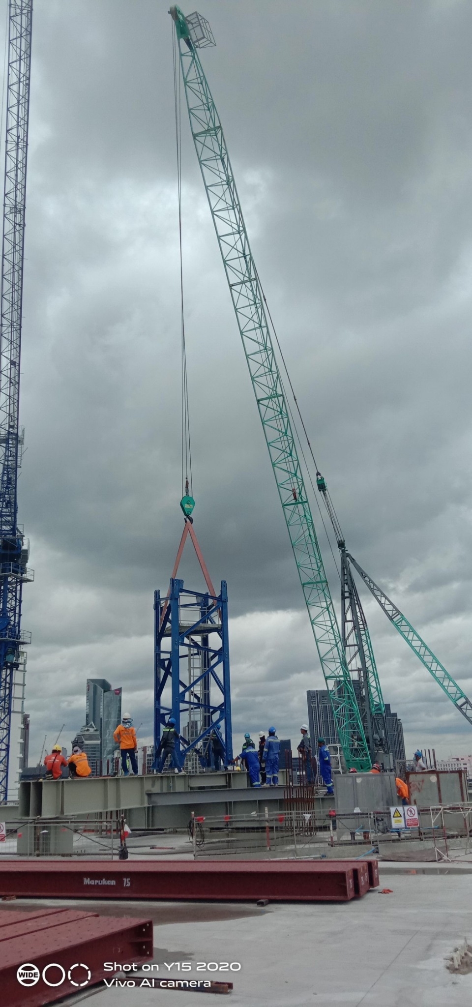 งานติดตั้ง Tower Crane โดยใช้ Derrick Crane - บริษัท ยูที อิควิปเม้นท์ ...